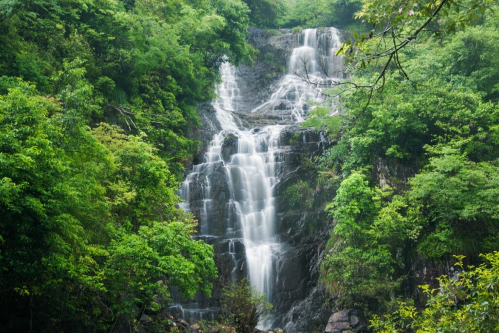 10 Amazing O'ahu Waterfalls And Waterfall Hikes - Spotlight Hawaii